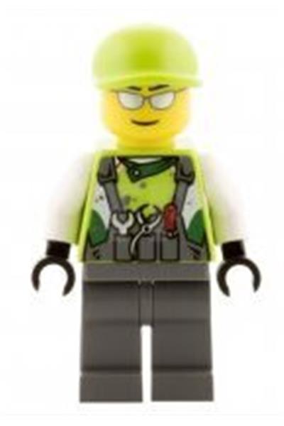 LEGO Crew Member 1 Minifigure wr012 | BrickEconomy