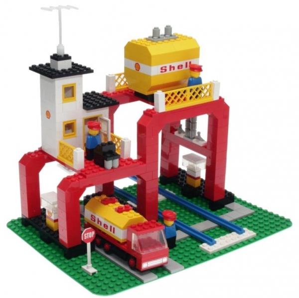 LEGO 149 Trains Fuel Refinery | BrickEconomy